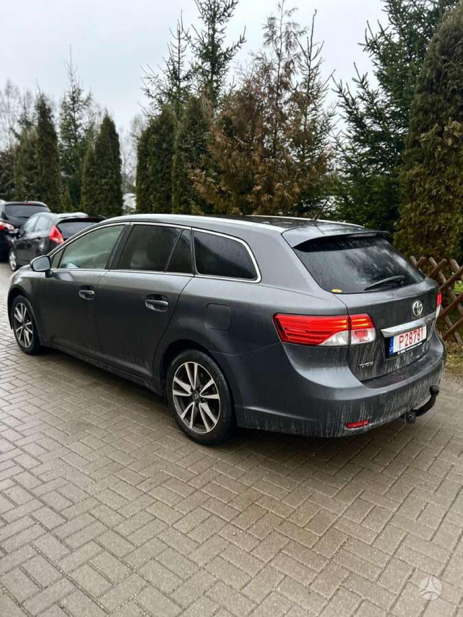 Grey Toyota Avensis 2013 in Kaunas, with an engine capacity of 1.80 L and mileage of 292 thousand km for 5800 €, photo 9 on AUTOMOTO.COM.LV