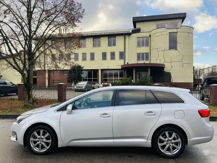 Grey Toyota Avensis 2013 in Kaunas, with an engine capacity of 2.00 L and mileage of 245 thousand km for 5750 €, photo 3 on AUTOMOTO.COM.LV