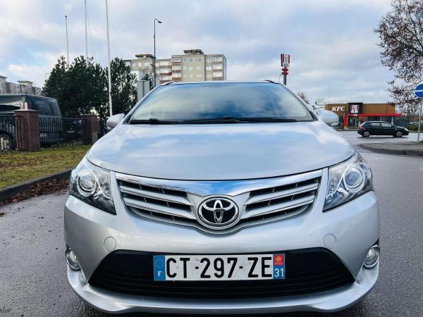 Pelēks Toyota Avensis 2013 Kauņa, ar dzinēja tilpumu 2.00 L un nobraukumu 245 tūkst. km par 5750 €, foto 4 vietnē AUTOMOTO.COM.LV