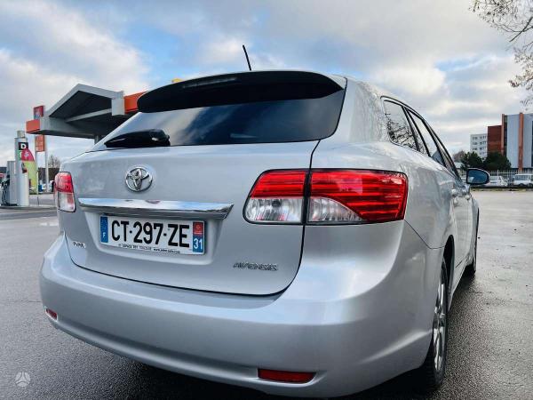 Pelēks Toyota Avensis 2013 Kauņa, ar dzinēja tilpumu 2.00 L un nobraukumu 245 tūkst. km par 5750 €, foto 8 vietnē AUTOMOTO.COM.LV