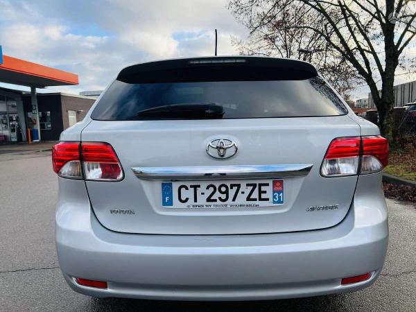 Pelēks Toyota Avensis 2013 Kauņa, ar dzinēja tilpumu 2.00 L un nobraukumu 245 tūkst. km par 5750 €, foto 9 vietnē AUTOMOTO.COM.LV