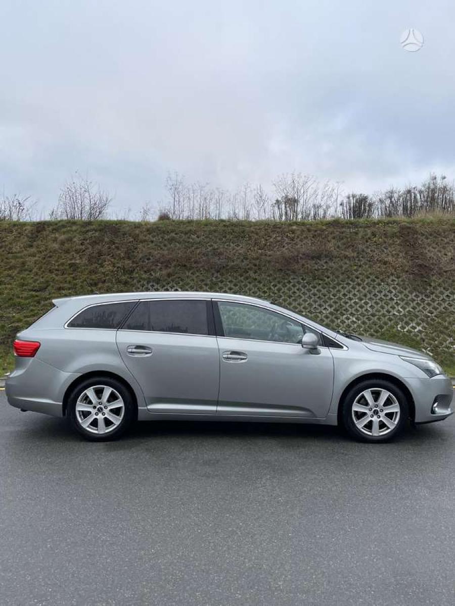 Grey Toyota Avensis 2013 in Vilnius, with an engine capacity of 2.23 L and mileage of 250 thousand km for 5700 €, photo 5 on AUTOMOTO.COM.LV