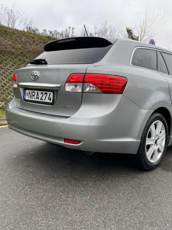 Grey Toyota Avensis 2013 in Vilnius, with an engine capacity of 2.23 L and mileage of 250 thousand km for 5700 €, photo 7 on AUTOMOTO.COM.LV