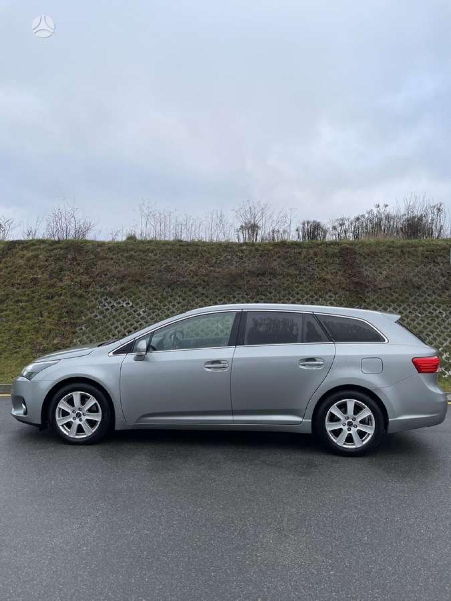 Grey Toyota Avensis 2013 in Vilnius, with an engine capacity of 2.23 L and mileage of 250 thousand km for 5700 €, photo 9 on AUTOMOTO.COM.LV