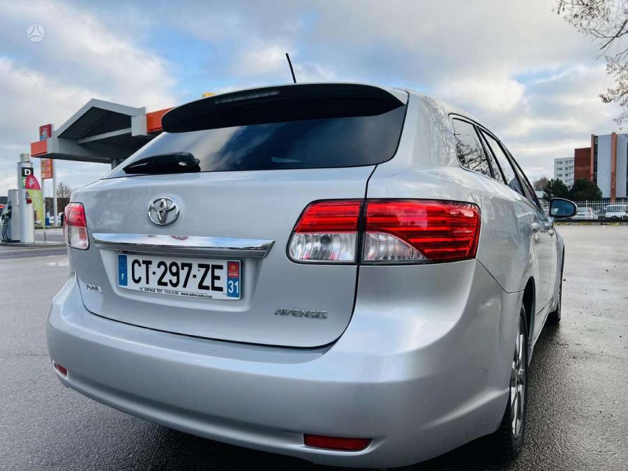 Pelēks Toyota Avensis 2013 Kauņa, ar dzinēja tilpumu 2.00 L un nobraukumu 235 tūkst. km par 5699 €, foto 4 vietnē AUTOMOTO.COM.LV