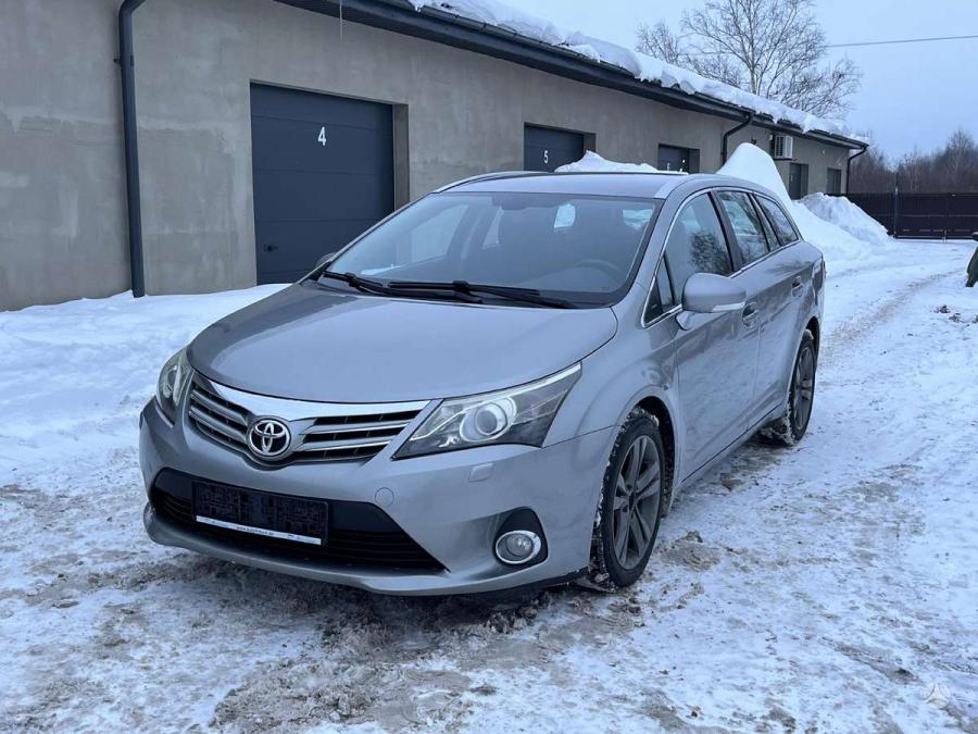 Pelēks Toyota Avensis 2013 Šauļi, ar dzinēja tilpumu 2.23 L un nobraukumu 277 tūkst. km par 5600 €, foto 1 vietnē AUTOMOTO.COM.LV