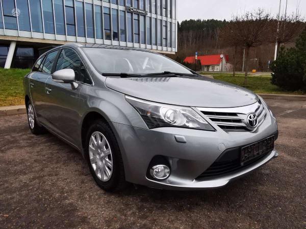 Pelēks Toyota Avensis 2013 Viļņa, ar dzinēja tilpumu 1.80 L un nobraukumu 132 tūkst. km par 7699 €, foto 2 vietnē AUTOMOTO.COM.LV