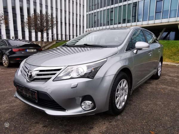 Pelēks Toyota Avensis 2013 Viļņa, ar dzinēja tilpumu 1.80 L un nobraukumu 132 tūkst. km par 7699 €, foto 4 vietnē AUTOMOTO.COM.LV