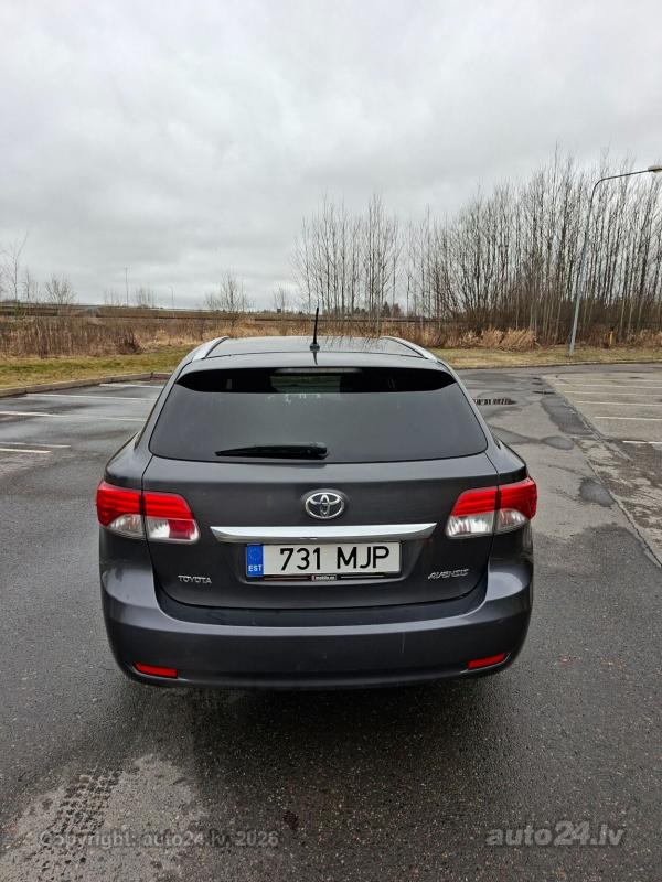 Grey Toyota Avensis 2013 in Tartu, with an engine capacity of 1.80 L and mileage of 173 thousand km for 5700 €, photo 4 on AUTOMOTO.COM.LV