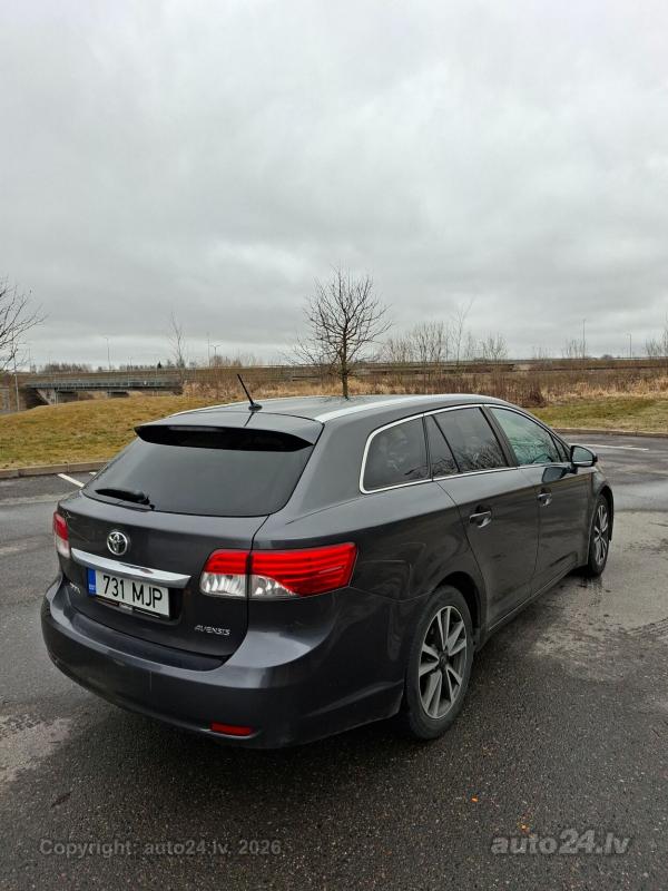 Grey Toyota Avensis 2013 in Tartu, with an engine capacity of 1.80 L and mileage of 173 thousand km for 5700 €, photo 5 on AUTOMOTO.COM.LV