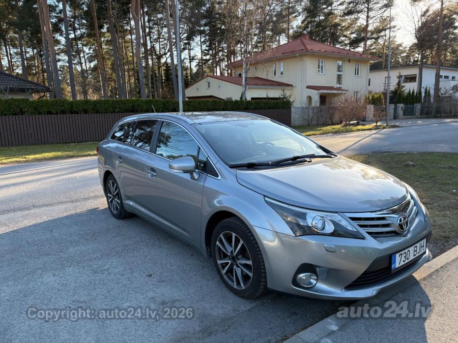 Pelēks Toyota Avensis 2013 Tallina, ar dzinēja tilpumu 2.00 L un nobraukumu 234 tūkst. km par 6500 €, foto 1 vietnē AUTOMOTO.COM.LV