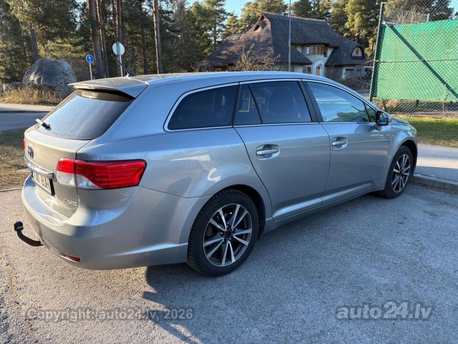 Pelēks Toyota Avensis 2013 Tallina, ar dzinēja tilpumu 2.00 L un nobraukumu 234 tūkst. km par 6500 €, foto 7 vietnē AUTOMOTO.COM.LV