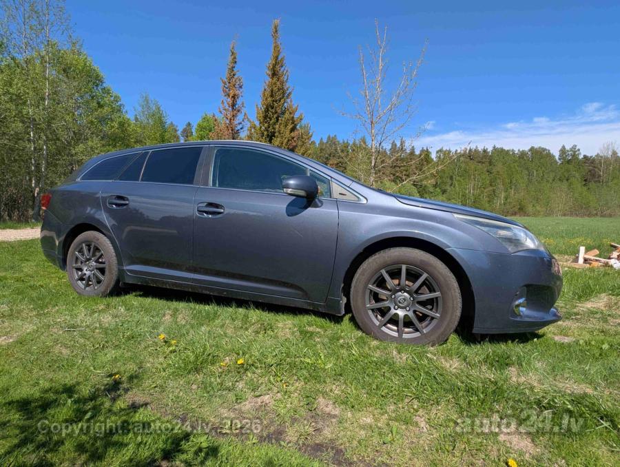 Grey Toyota Avensis 2013 in Tallinn, with an engine capacity of 1.80 L and mileage of 260 thousand km for 5500 €, photo 1 on AUTOMOTO.COM.LV