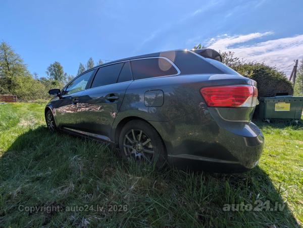 Серый Тойота Авенсис 2013 в Таллин, объемом двигателя 1.80 л и пробегом 260 тыс. км за 5500 €, фото 4 на AUTOMOTO.COM.LV
