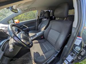 Grey Toyota Avensis 2013 in Tallinn, with an engine capacity of 1.80 L and mileage of 260 thousand km for 5500 €, photo 9 on AUTOMOTO.COM.LV