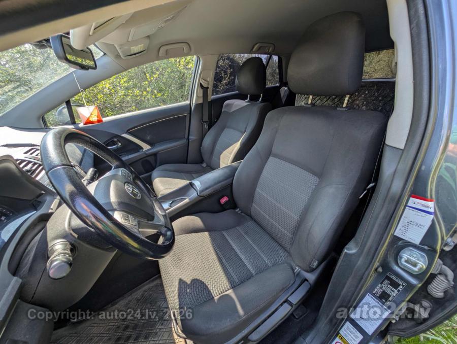 Grey Toyota Avensis 2013 in Tallinn, with an engine capacity of 1.80 L and mileage of 260 thousand km for 5500 €, photo 9 on AUTOMOTO.COM.LV
