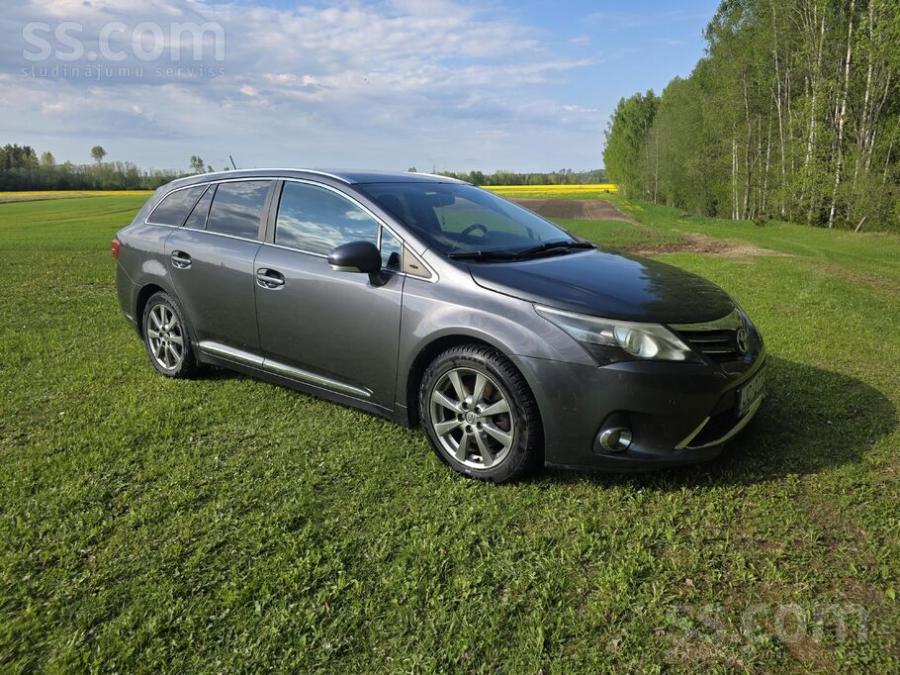 Серый Тойота Авенсис 2013 в Айзкраукле, объемом двигателя 2.20 л и пробегом 280 тыс. км за 5690 €, фото 7 на AUTOMOTO.COM.LV
