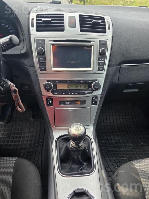 Pelēks Toyota Avensis 2013 Aizkraukle, ar dzinēja tilpumu 2.20 L un nobraukumu 280 tūkst. km par 5690 €, foto 8 vietnē AUTOMOTO.COM.LV