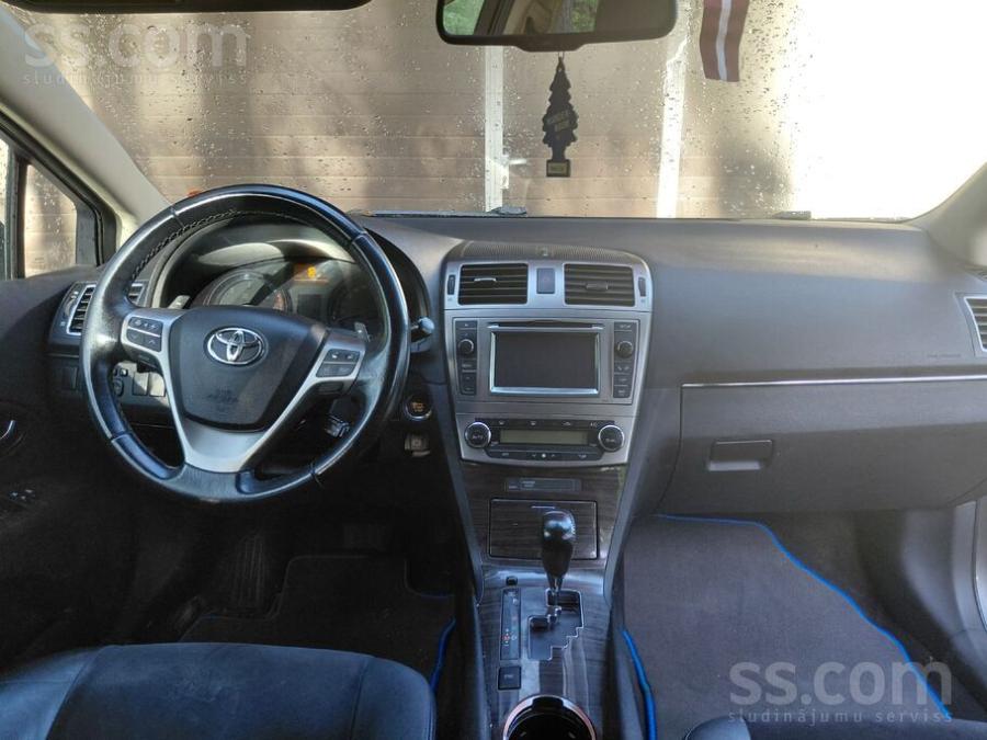 Pelēks Toyota Avensis 2013 Rīga, ar dzinēja tilpumu 2.20 L un nobraukumu 299 tūkst. km par 4850 €, foto 10 vietnē AUTOMOTO.COM.LV