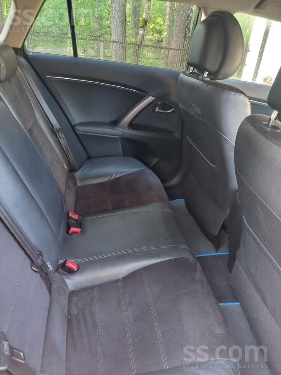 Pelēks Toyota Avensis 2013 Rīga, ar dzinēja tilpumu 2.20 L un nobraukumu 299 tūkst. km par 4850 €, foto 11 vietnē AUTOMOTO.COM.LV