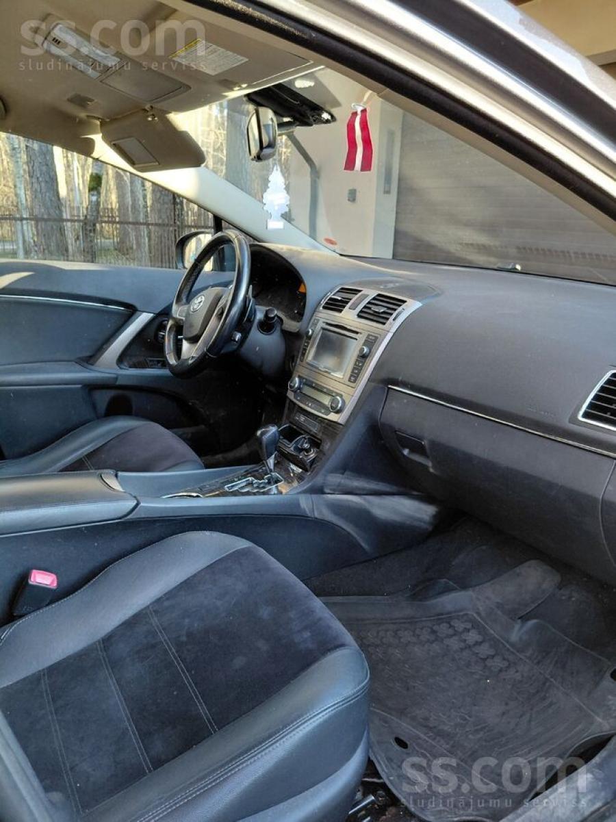 Pelēks Toyota Avensis 2013 Rīga, ar dzinēja tilpumu 2.20 L un nobraukumu 299 tūkst. km par 4850 €, foto 12 vietnē AUTOMOTO.COM.LV