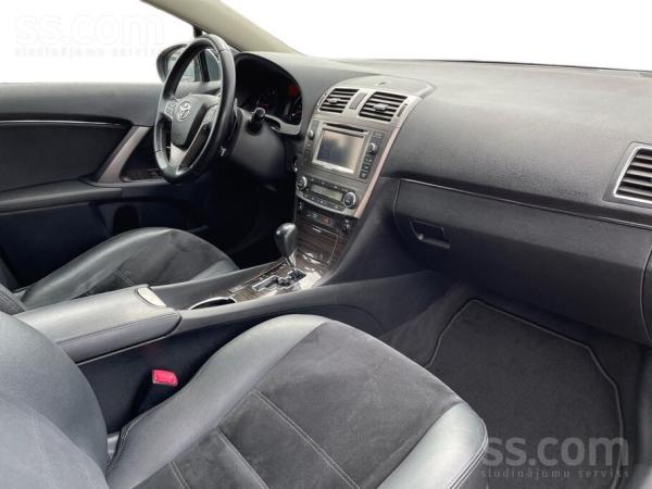 Серый Тойота Авенсис 2013 в Рига, объемом двигателя 2.00 л и пробегом 192 тыс. км за 7990 €, фото 6 на AUTOMOTO.COM.LV