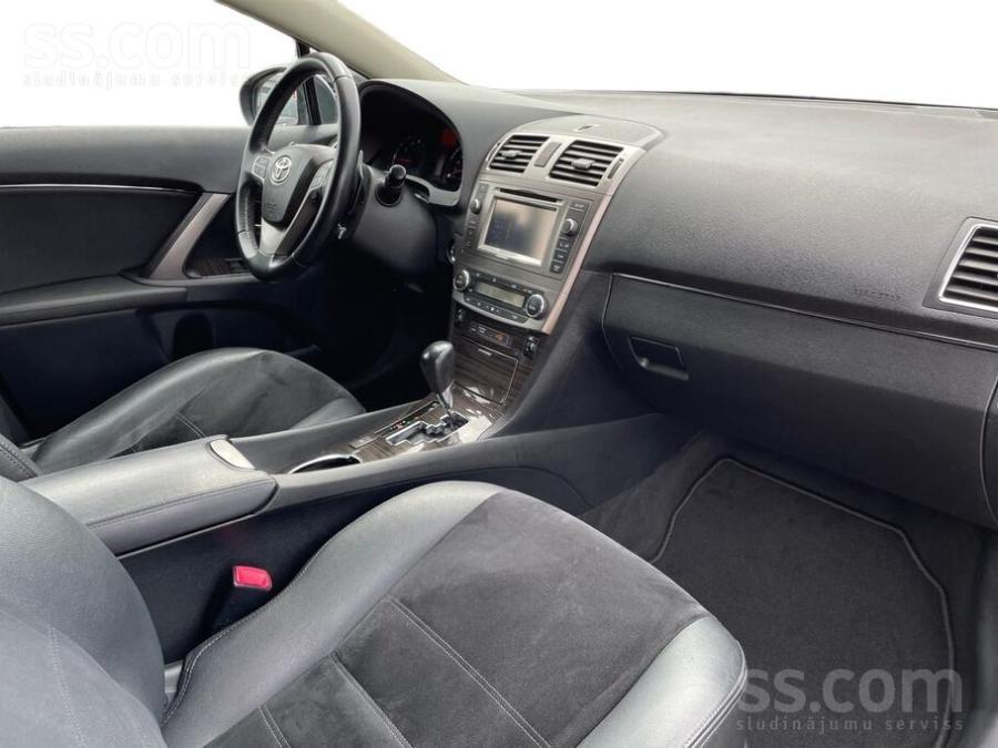 Серый Тойота Авенсис 2013 в Рига, объемом двигателя 2.00 л и пробегом 192 тыс. км за 7990 €, фото 7 на AUTOMOTO.COM.LV