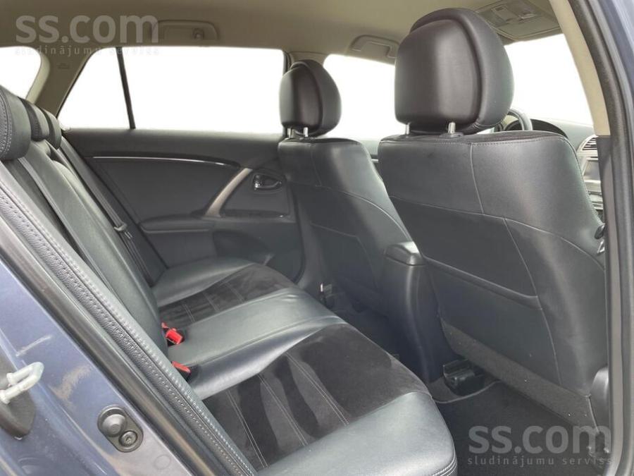Серый Тойота Авенсис 2013 в Рига, объемом двигателя 2.00 л и пробегом 192 тыс. км за 7990 €, фото 8 на AUTOMOTO.COM.LV