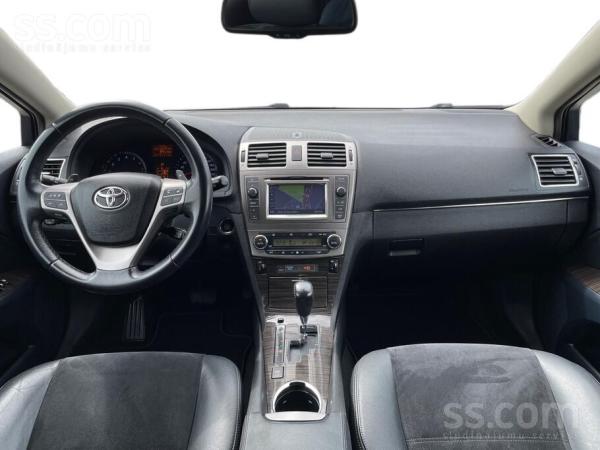 Grey Toyota Avensis 2013 in Riga, with an engine capacity of 2.00 L and mileage of 192 thousand km for 7990 €, photo 8 on AUTOMOTO.COM.LV