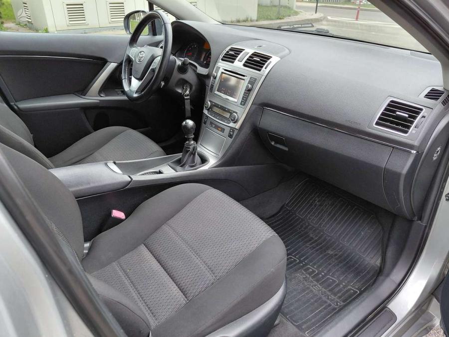 Pelēks Toyota Avensis 2013 Viļņa, ar dzinēja tilpumu 1.80 L un nobraukumu 132 tūkst. km par 7790 €, foto 15 vietnē AUTOMOTO.COM.LV