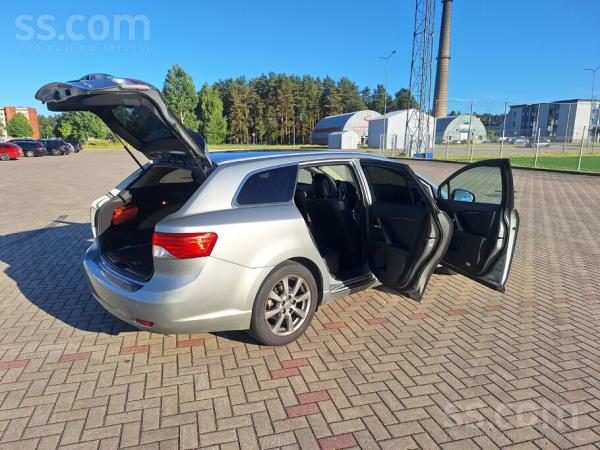 Серый Тойота Авенсис 2013 в Валмиера, объемом двигателя 2.00 л и пробегом 265 тыс. км за 3950 €, фото 2 на AUTOMOTO.COM.LV