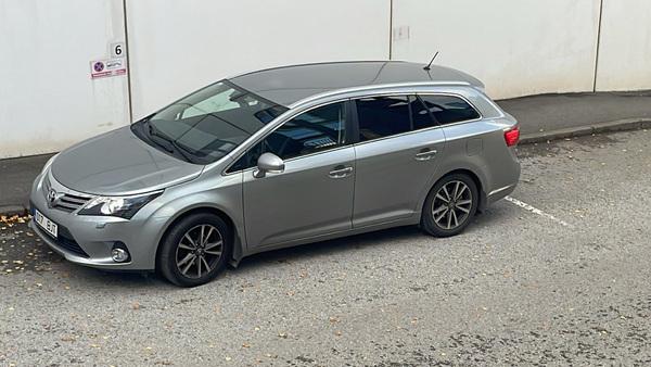 Grey Toyota Avensis 2013 in Tallinn, with an engine capacity of 0.00 L and mileage of 159 thousand km for 8000 €, photo 1 on AUTOMOTO.COM.LV
