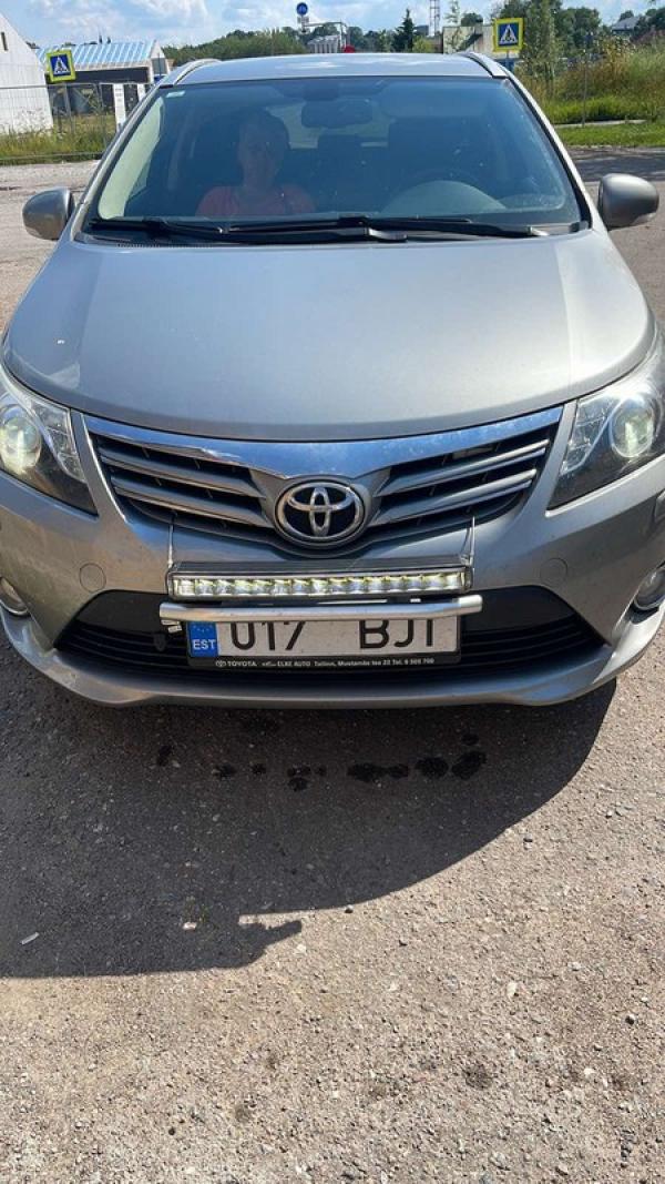 Grey Toyota Avensis 2013 in Tallinn, with an engine capacity of 0.00 L and mileage of 159 thousand km for 8000 €, photo 8 on AUTOMOTO.COM.LV
