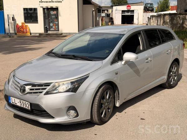 Серый Тойота Авенсис 2013 в Рига, объемом двигателя 2.20 л и пробегом 0 тыс. км за 4550 €, фото 2 на AUTOMOTO.COM.LV