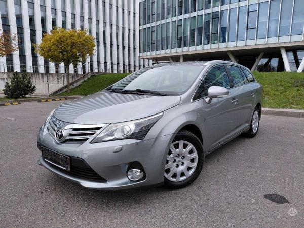 Pelēks Toyota Avensis 2013 Viļņa, ar dzinēja tilpumu 1.80 L un nobraukumu 132 tūkst. km par 7800 €, foto 1 vietnē AUTOMOTO.COM.LV