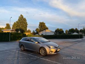 Pelēks Toyota Avensis 2013 Tallina, ar dzinēja tilpumu 2.00 L un nobraukumu 264 tūkst. km par 5999 €, foto  vietnē AUTOMOTO.COM.LV