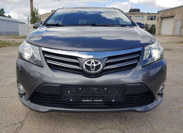 Toyota Avensis 2013 Šauļi vietnē Pelēks Toyota Avensis 2013 Šauļi, ar dzinēja tilpumu 2.23 L un nobraukumu 242 tūkst. km par 5350 €, foto 3 vietnē AUTOMOTO.COM.LV