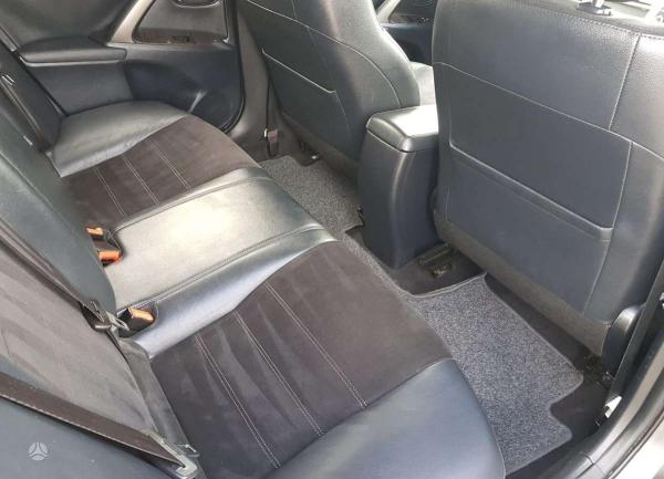 Toyota Avensis 2013 Šauļi vietnē Pelēks Toyota Avensis 2013 Šauļi, ar dzinēja tilpumu 2.23 L un nobraukumu 242 tūkst. km par 5350 €, foto 11 vietnē AUTOMOTO.COM.LV
