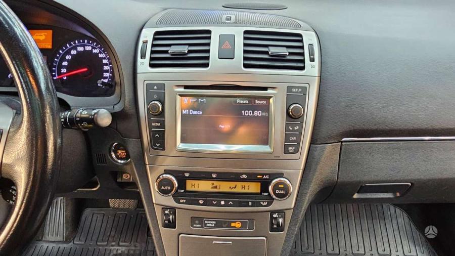 Серый Тойота Авенсис 2013 в Клайпеда, объемом двигателя 2.20 л и пробегом 320 тыс. км за 5100 €, фото 4 на AUTOMOTO.COM.LV