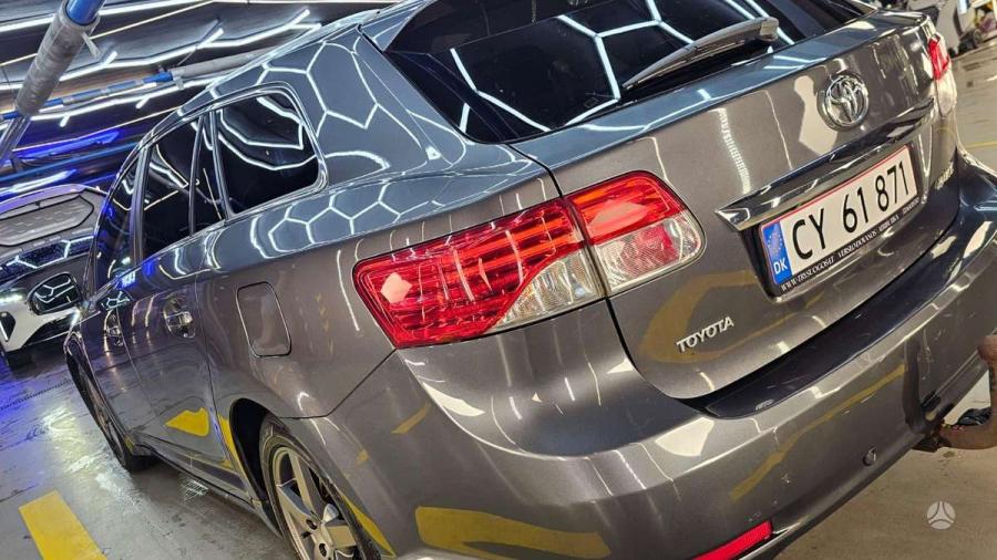 Серый Тойота Авенсис 2013 в Клайпеда, объемом двигателя 2.20 л и пробегом 320 тыс. км за 5100 €, фото 26 на AUTOMOTO.COM.LV
