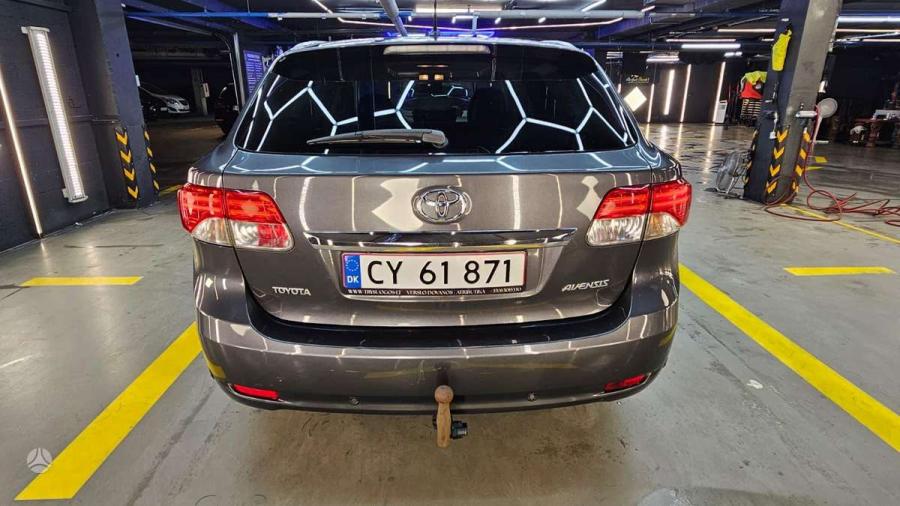 Серый Тойота Авенсис 2013 в Клайпеда, объемом двигателя 2.20 л и пробегом 320 тыс. км за 5100 €, фото 28 на AUTOMOTO.COM.LV