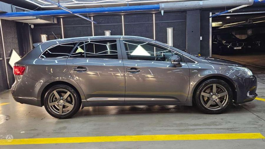 Серый Тойота Авенсис 2013 в Клайпеда, объемом двигателя 2.20 л и пробегом 320 тыс. км за 5100 €, фото 35 на AUTOMOTO.COM.LV