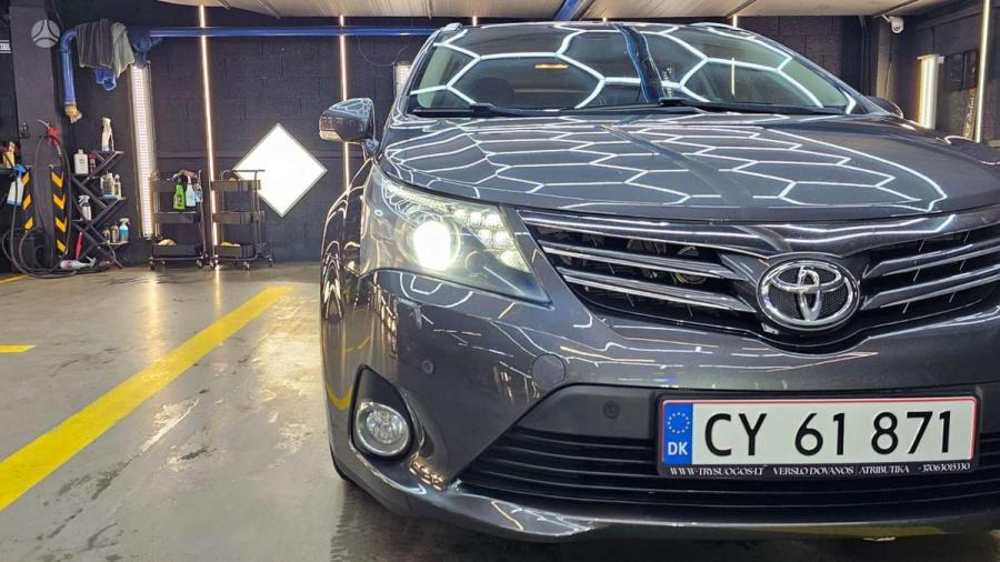 Серый Тойота Авенсис 2013 в Клайпеда, объемом двигателя 2.20 л и пробегом 320 тыс. км за 5100 €, фото 37 на AUTOMOTO.COM.LV