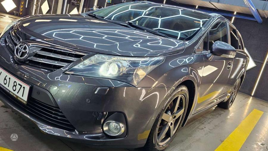 Серый Тойота Авенсис 2013 в Клайпеда, объемом двигателя 2.20 л и пробегом 320 тыс. км за 5100 €, фото 39 на AUTOMOTO.COM.LV