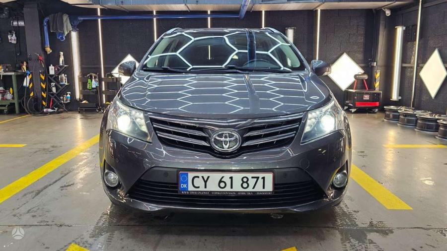 Серый Тойота Авенсис 2013 в Клайпеда, объемом двигателя 2.20 л и пробегом 320 тыс. км за 5100 €, фото 41 на AUTOMOTO.COM.LV