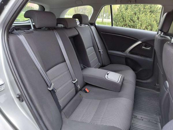 Toyota Avensis 2013 Viļņa vietnē Pelēks Toyota Avensis 2013 Viļņa, ar dzinēja tilpumu 1.80 L un nobraukumu 132 tūkst. km par 7690 €, foto 11 vietnē AUTOMOTO.COM.LV