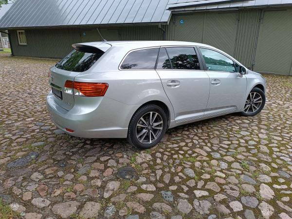 Toyota Avensis 2013 Anykščiai vietnē Pelēks Toyota Avensis 2013 Anykščiai, ar dzinēja tilpumu 2.20 L un nobraukumu 262 tūkst. km par 4950 €, foto 5 vietnē AUTOMOTO.COM.LV