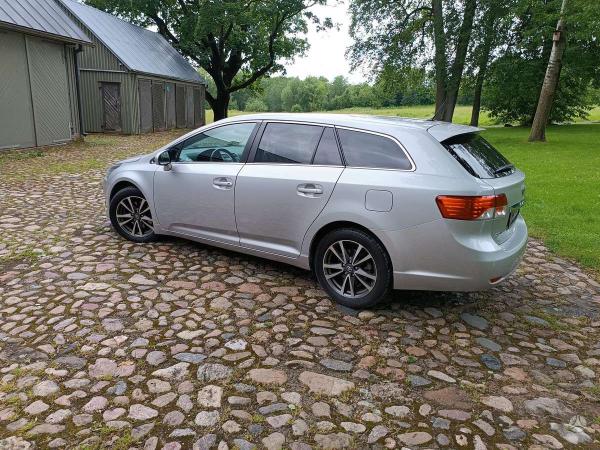 Toyota Avensis 2013 Anykščiai vietnē Pelēks Toyota Avensis 2013 Anykščiai, ar dzinēja tilpumu 2.20 L un nobraukumu 262 tūkst. km par 4950 €, foto 7 vietnē AUTOMOTO.COM.LV