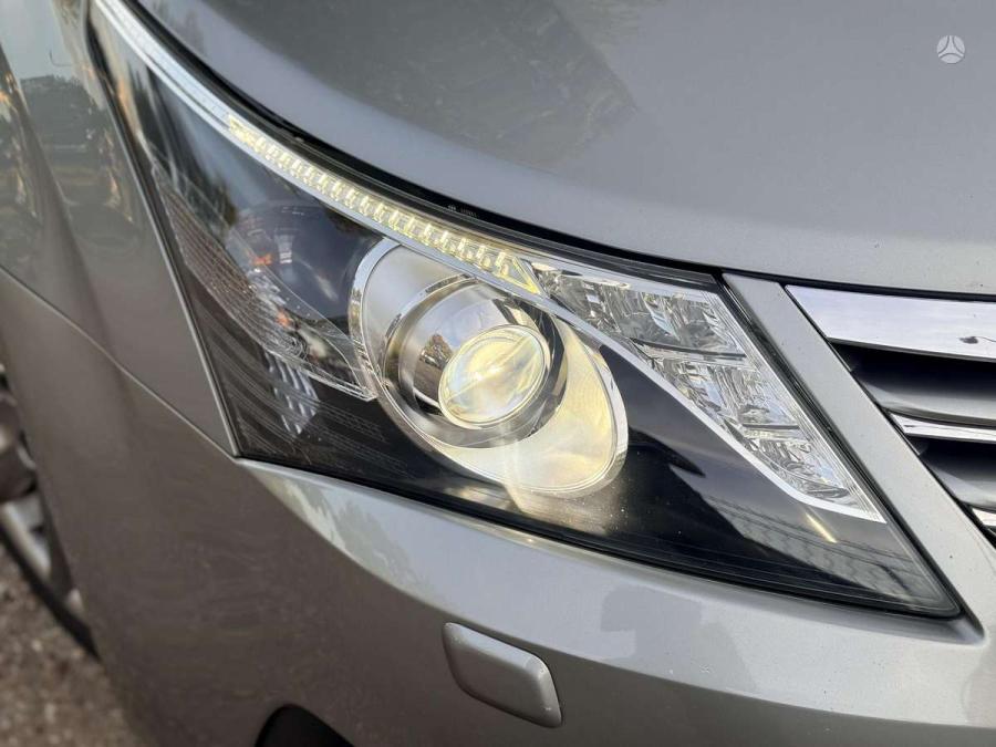 Серый Тойота Авенсис 2013 в Укмерге, объемом двигателя 1.80 л и пробегом 272 тыс. км за 6950 €, фото 4 на AUTOMOTO.COM.LV