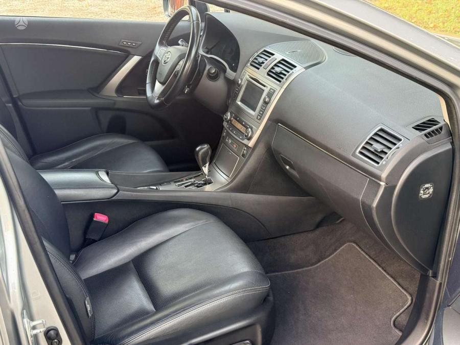 Серый Тойота Авенсис 2013 в Укмерге, объемом двигателя 1.80 л и пробегом 272 тыс. км за 6950 €, фото 8 на AUTOMOTO.COM.LV